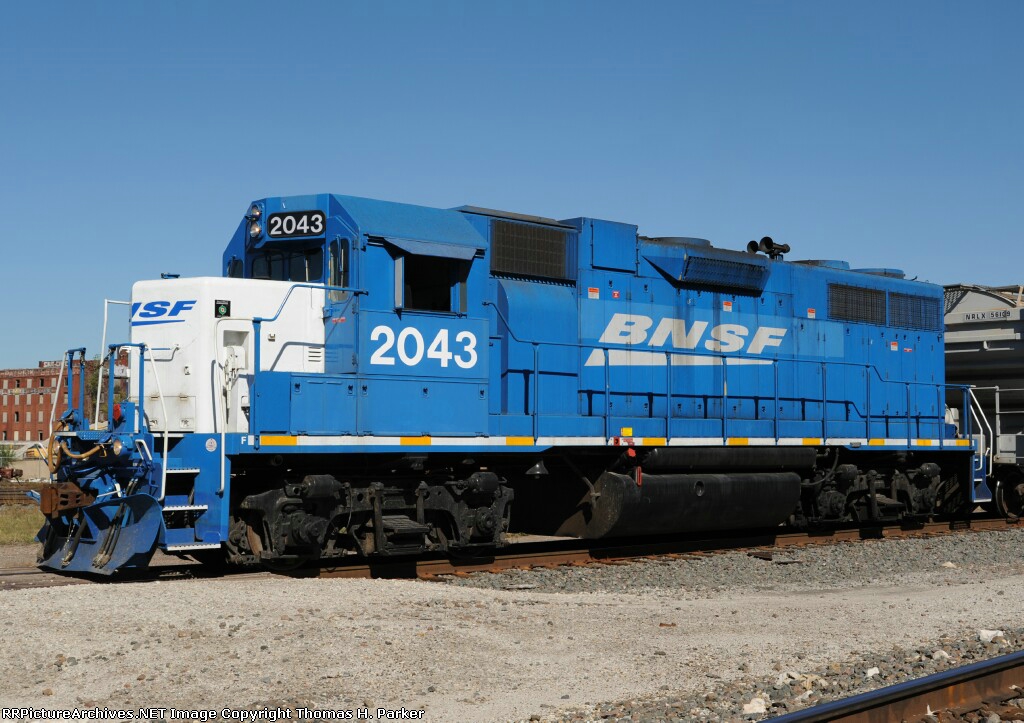 BNSF 2043 GP38-2
